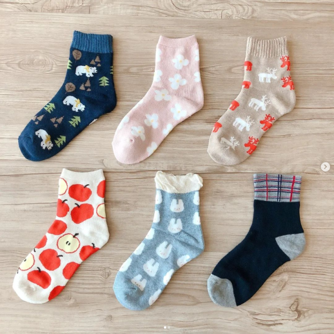 厚みのある靴下で足元ホカホカ～。 “100円で暮らしは楽しくなる“ :: Can★Do京阪寝屋川市駅直結の便利で楽しいショッピングモール「アドバンスねやがわ」